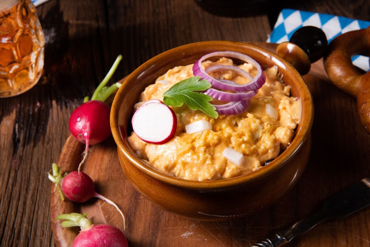 Obazda Rezept – Der bayrische Klassiker für die perfekte Brotzeit